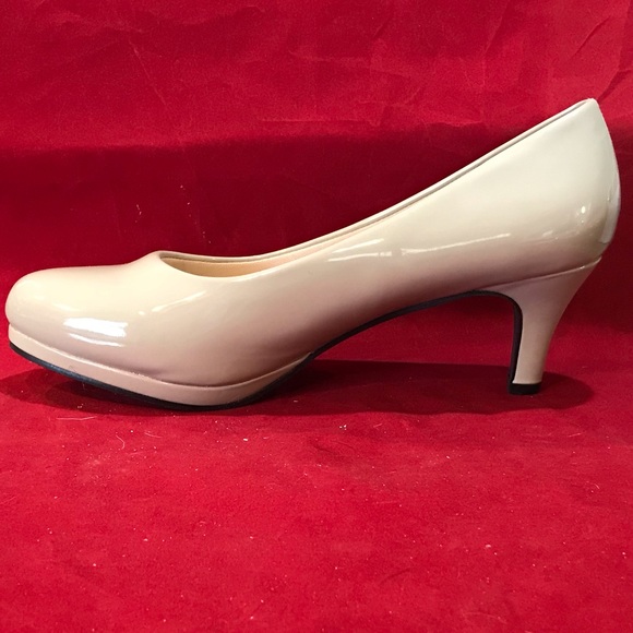 Angel Steps | Shoes | Angel Steps Nude Heels Size 9 2 Wide | Poshmark